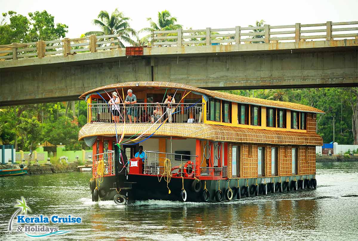 KERALA CRUISE AND HOLIDAYS
