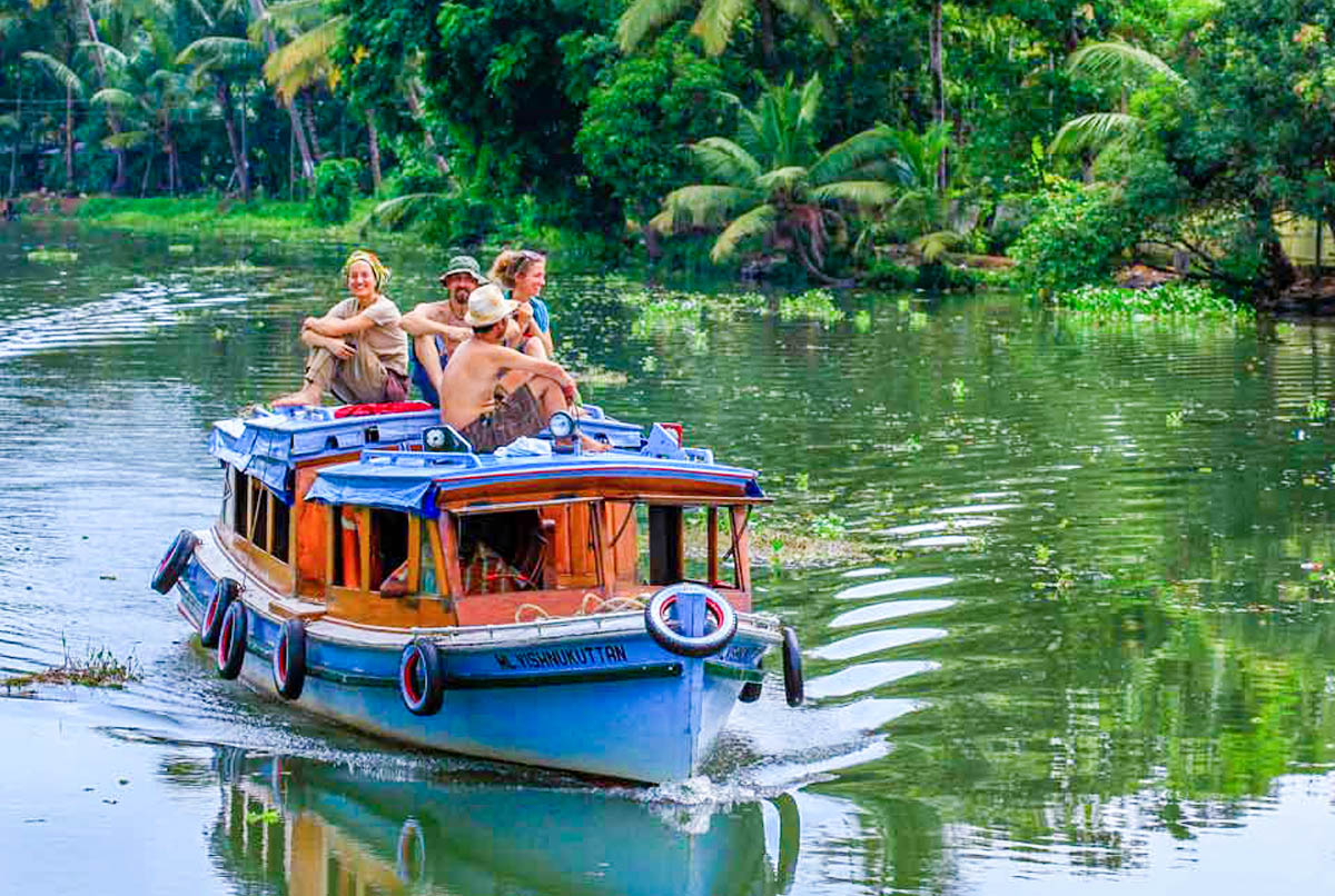 KERALA CRUISE AND HOLIDAYS